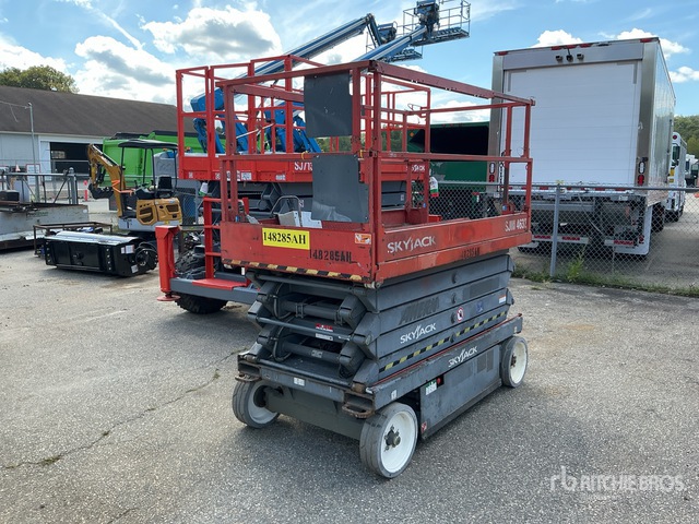2015 Skyjack SJIII 4632 Electric Scissor Lift | Ritchie Bros. Auctioneers