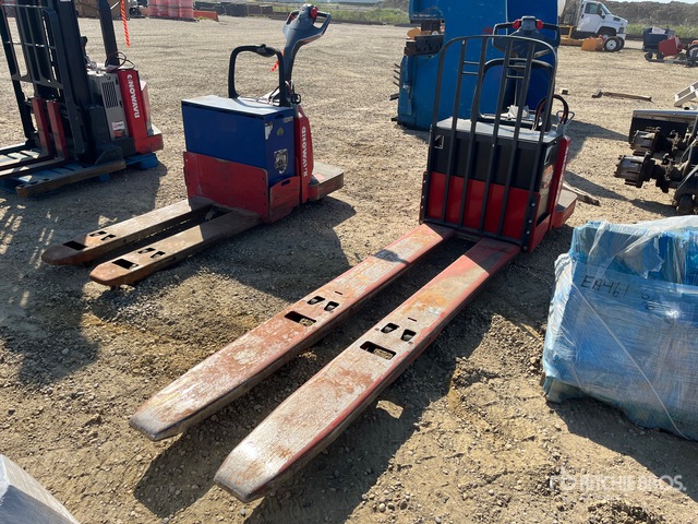 2008 Raymond 8400 8000 lb Electric Pallet Jack | Ritchie Bros. Auctioneers