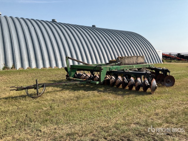 John Deere T0340 15 ft Offset Breaking Disc | Ritchie Bros. Auctioneers