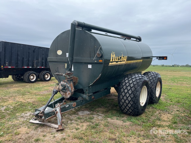 Husky 5000 gal Manure Tank | Ritchie Bros. Auctioneers