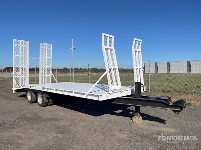 1995 Rollins 7.4 m Bogie/A Equipment Trailer | Ritchie Bros. Auctioneers