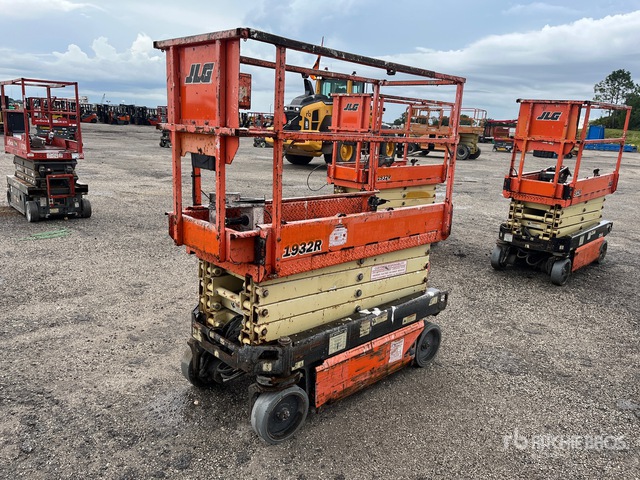 2017 JLG 1932R Electric Scissor Lift | Ritchie Bros. Auctioneers