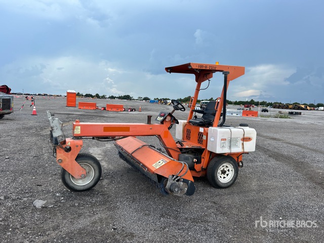 2017 Lay-Mor SM300 Self-Propelled Broom | Ritchie Bros. Auctioneers