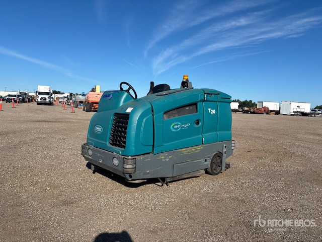 Tennant T20 Ride-On Floor Scrubber | Ritchie Bros. Auctioneers
