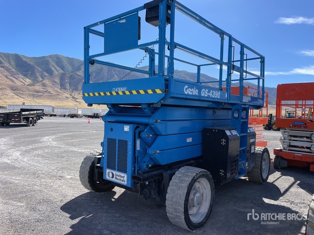 2016 Genie GS4390RT Dual Fuel Scissor Lift | Ritchie Bros. Auctioneers