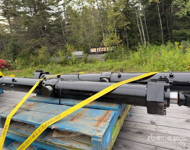 Cat 9T2869 D10T Lift Cylinders Dozer Blade in Thunder Bay, Ontario ...