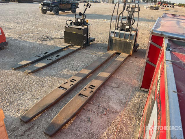 2010 Crown PE4600-80 8000 lb Electric Pallet Jack | Ritchie Bros ...