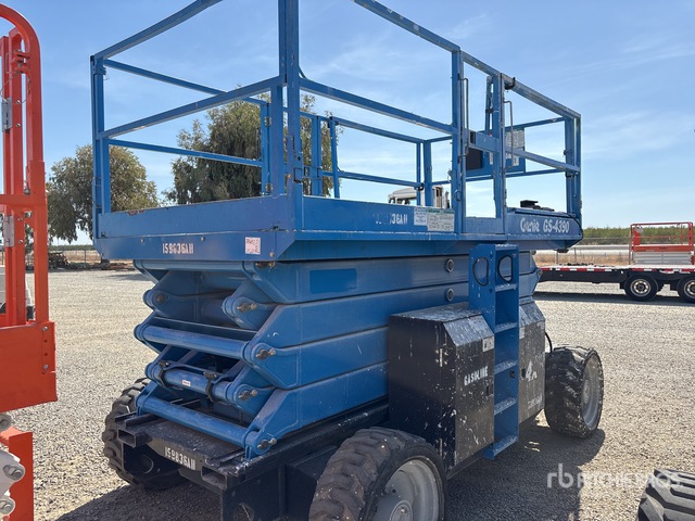 2015 Genie GS4390RT 4x4 Electric Scissor Lift | Ritchie Bros. Auctioneers