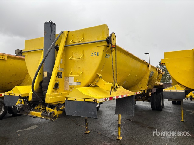 2004 Ranco 34 ft T/A Frameless Tipping Trailer | Ritchie Bros. Auctioneers