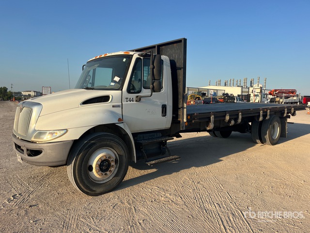 2015 International MA025 4x2 Flatbed Truck | Ritchie Bros. Auctioneers