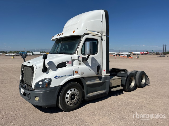 2015 Freightliner Cascadia 113 6x4 T/A Day Cab Truck Tractor ...