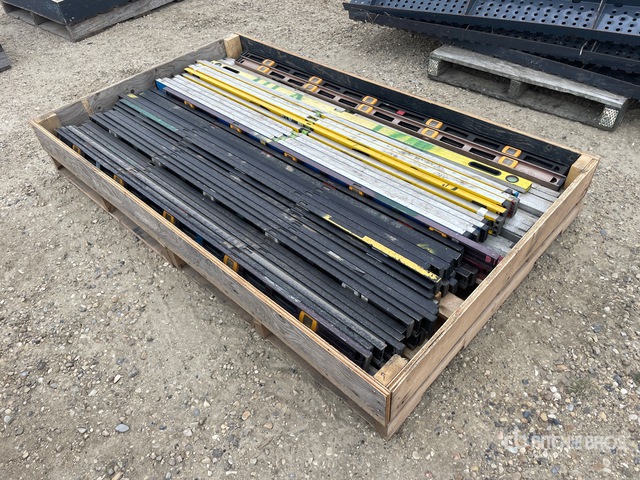 Quantity of 6 ft Builders Level Laser Level | Ritchie Bros. Auctioneers