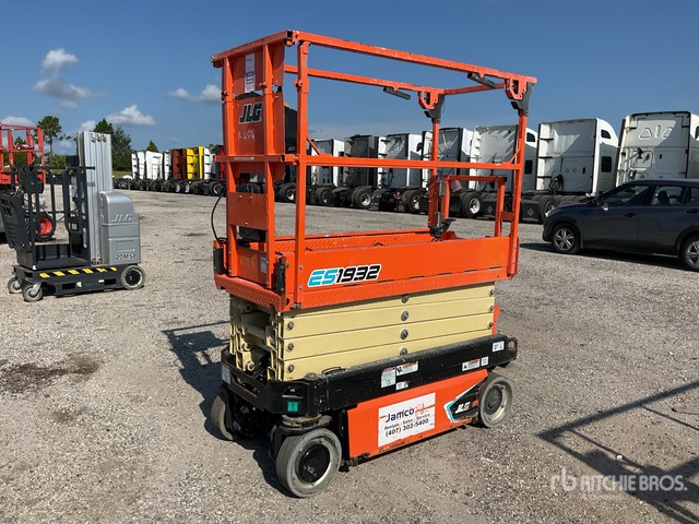 2021 JLG ES1932 Electric Scissor Lift | Ritchie Bros. Auctioneers