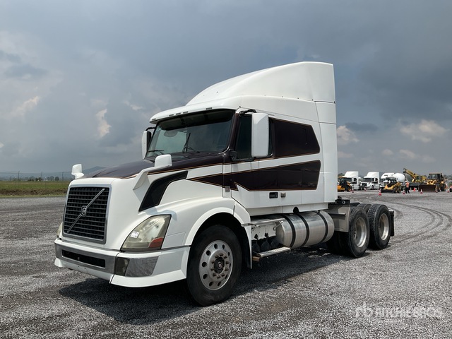 2013 Volvo VNL 64T 630 6x4 Tractocamion con Dormitorio / T/A Sleeper ...