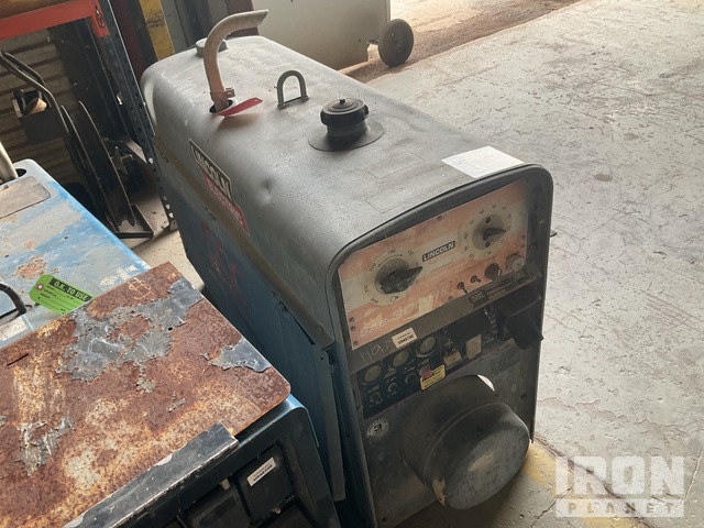 Lincoln SAE-300-HE 300 A Multi-Process Engine Driven Welder in Mulberry ...