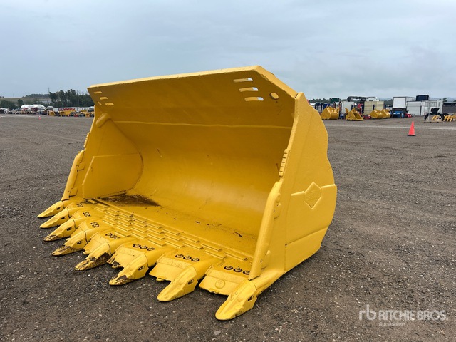 Hensley 144 in 8.5 cyd Spadenose Wheel Loader Bucket - Fits Komastu ...