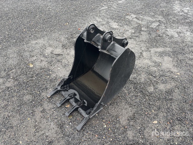 600mm with tooth Backhoe Rear Bucket - Fits JCB 4CX | Ritchie Bros ...