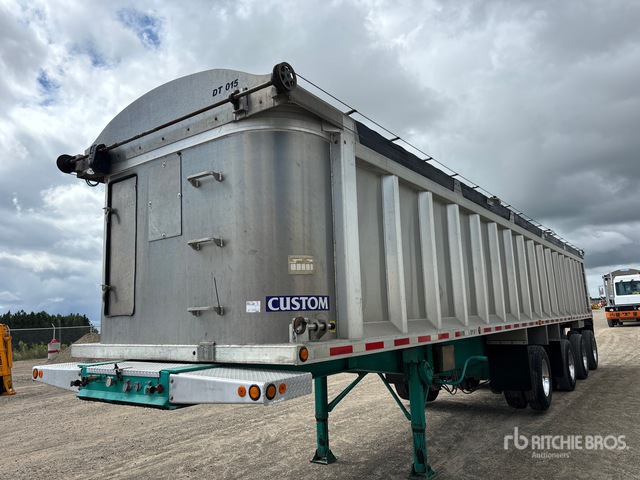 2006 Custom 36 ft Quad/A End Dump Trailer | Ritchie Bros. Auctioneers