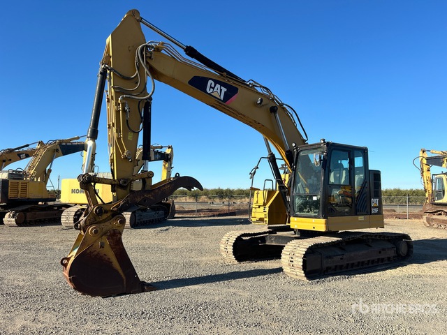 2017 Cat 325FLCR Tracked Excavator | Ritchie Bros. Auctioneers