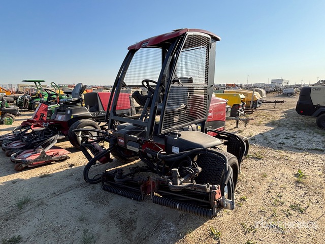 2007 Toro 5410 4x2 Ride-On Fairway Lawn Mower | Ritchie Bros. Auctioneers