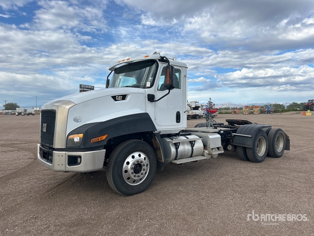 2013 Cat CT660L SBA 6x4 T/A Day Cab Truck Tractor | Ritchie Bros ...