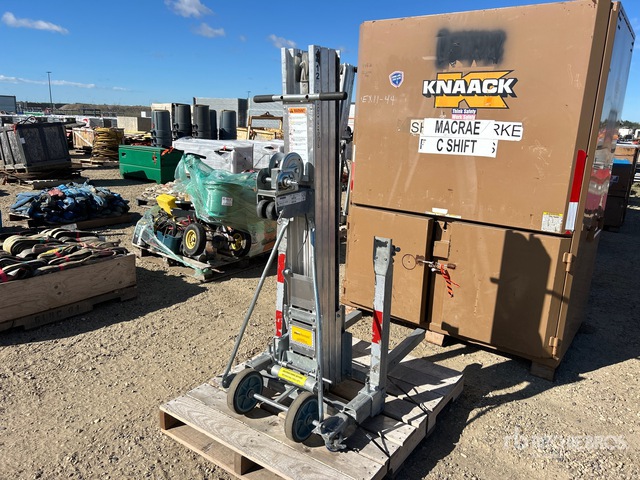 Sumner Manufacturing 2412 Material Hoist | Ritchie Bros. Auctioneers