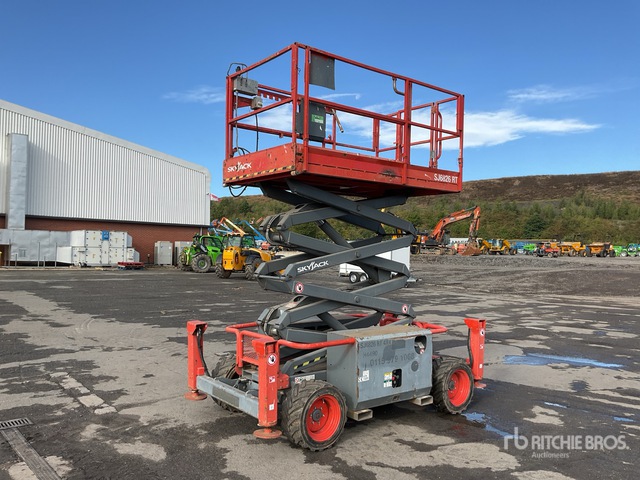 2016 Skyjack SJ6826 RT 4x4 Diesel Scissor Lift | Ritchie Bros. Auctioneers