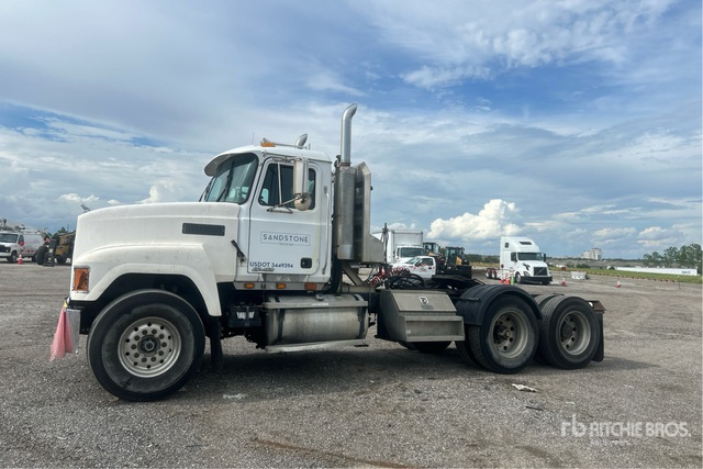 2000 Mack CH613 6x4 T/A Day Cab Truck Tractor | Ritchie Bros. Auctioneers