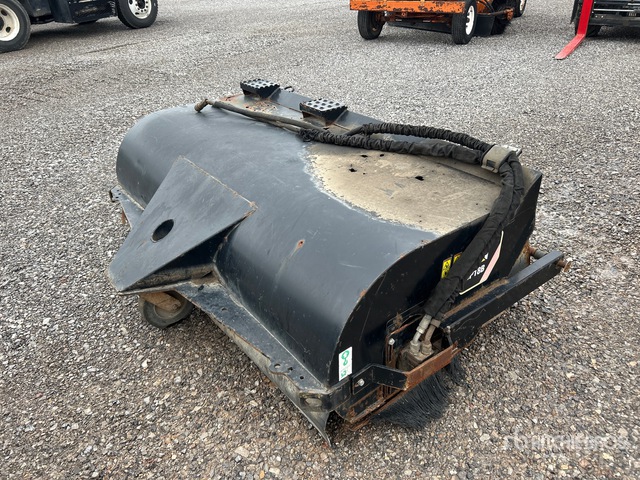 Cat 77 in Skid Steer Broom | Ritchie Bros. Auctioneers