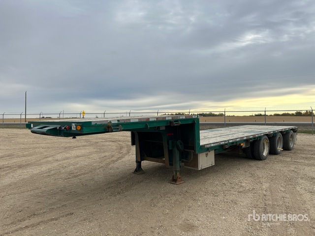 2014 Stellar 37 ft Tri/A Step Deck Trailer | Ritchie Bros. Auctioneers