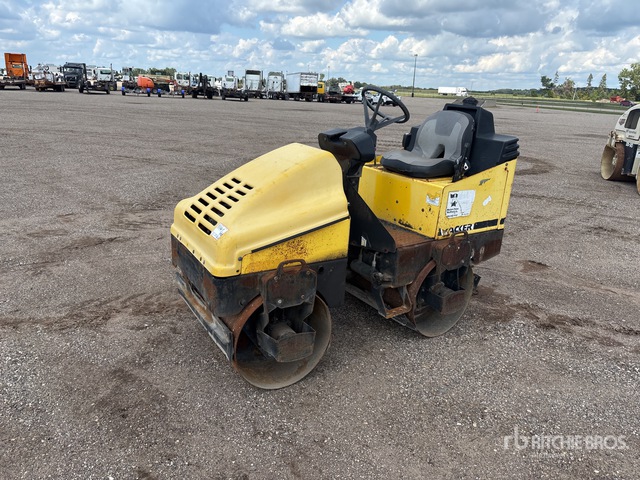 Wacker RD11 Double Drum Roller | Ritchie Bros. Auctioneers