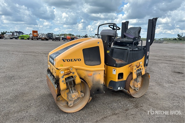 2017 Volvo DD25B Double Drum Roller | Ritchie Bros. Auctioneers