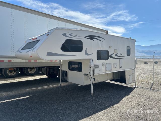 2002 Lance 1121 Truck Camper | Ritchie Bros. Auctioneers