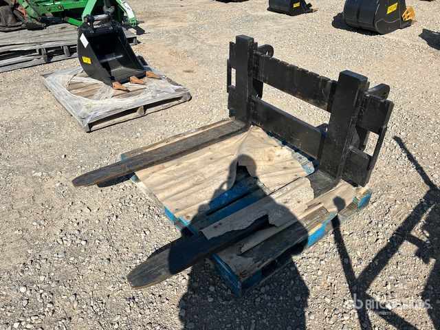 Yanmar PFL2042 48 in Tractor Pallet Forks | Ritchie Bros. Auctioneers