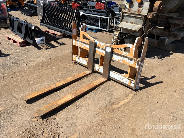 60 in Backhoe Forks - Fits Case 580 | Ritchie Bros. Auctioneers