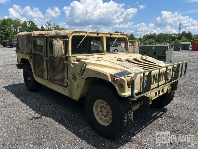 AM General M1097R1 HMMWV 4 Door Soft Top w/Truck Body in Southampton ...