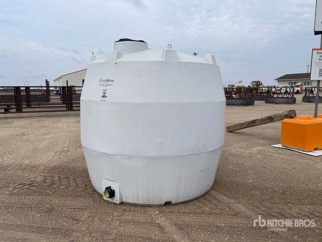 Freeform Plastics 2100 gal Poly Heavy Duty Tank | Ritchie Bros. Auctioneers