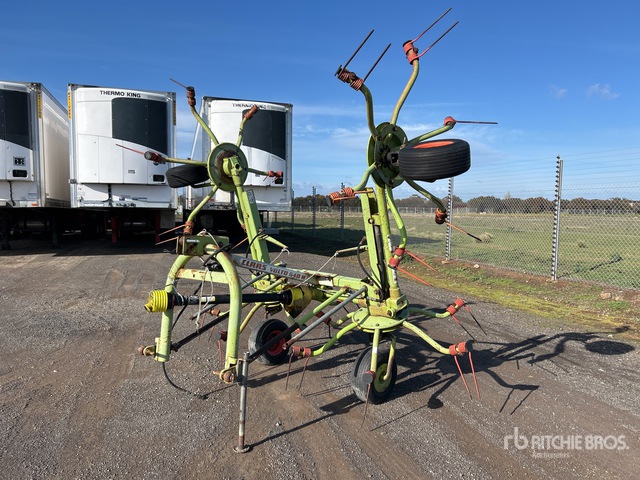 Claas Volto 540 5700 mm 3-Point 4 Rotor Hay Tedder | Ritchie Bros ...