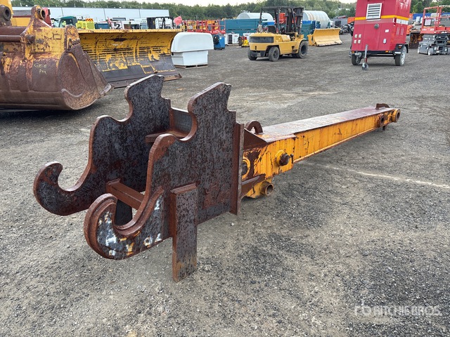 138 in Q/C Wheel Loader Material Handling Arm | Ritchie Bros. Auctioneers