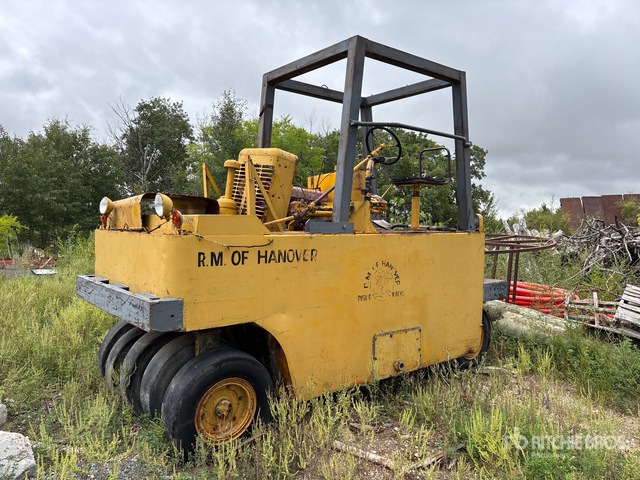 Galion 9 Wheel Pneumatic Roller (Inoperable) | Ritchie Bros. Auctioneers