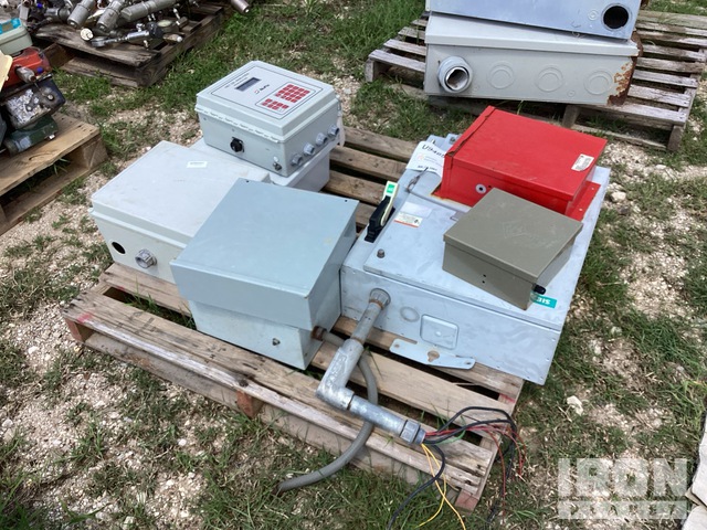Quantity of Electric Boxes Divers - Équipement de distribution ...
