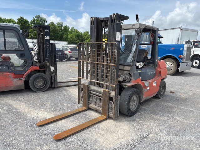 2011 Toyota 7FDU35 7000 lb Pneumatic Tire Forklift | Ritchie Bros ...