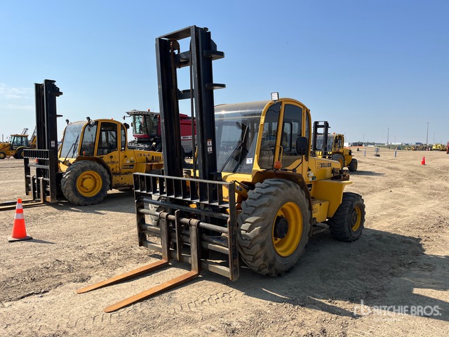 Sellick S80J4I-4 8000 lb 4x4 Rough Terrain Forklift | Ritchie Bros. Auctioneers