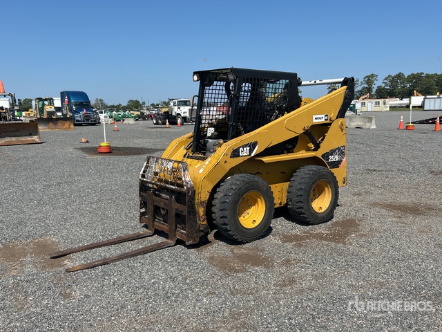 2013 Cat 252B3 Skid Steer Loader | Ritchie Bros. Auctioneers
