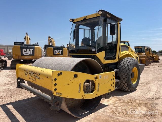 2018 Bomag BW211 Smooth Drum Compactor | Ritchie Bros. Auctioneers