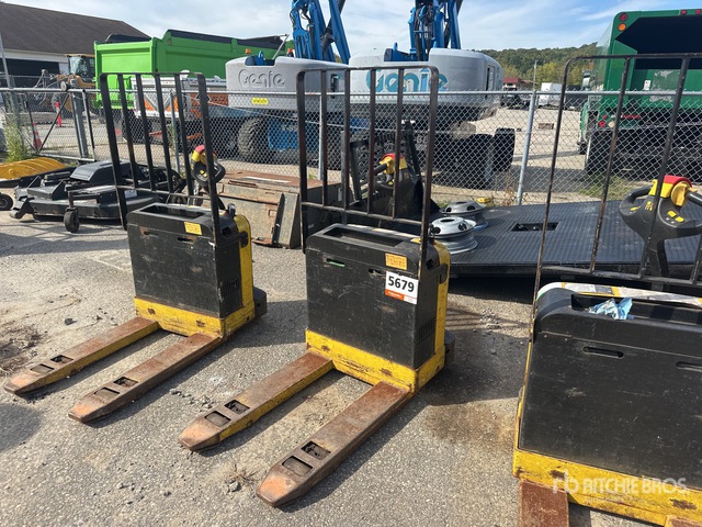 2009 Hyster W40Z 4000 lb Electric Pallet Jack | Ritchie Bros. Auctioneers