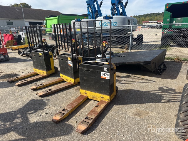 2009 Hyster W40Z 4000 lb Electric Pallet Jack | Ritchie Bros. Auctioneers