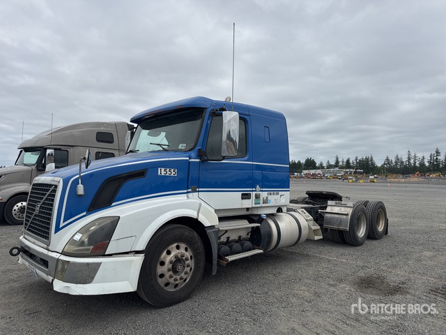 2013 Volvo VNL 6x4 T/A Sleeper Truck Tractor | Ritchie Bros. Auctioneers