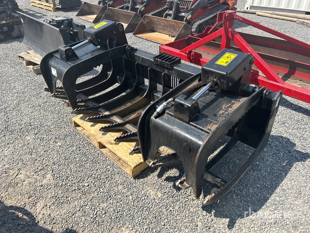 2021 Cat 84 in Root Skid Steer Grapple | Ritchie Bros. Auctioneers