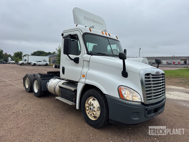 2014 Freightliner 6x4 T/A Day Cab Truck Tractor in Sioux Falls, South ...